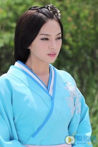 王若伊個人資料簡介_王若伊圖片寫真_生活照_家庭背景-明星庫劇情網