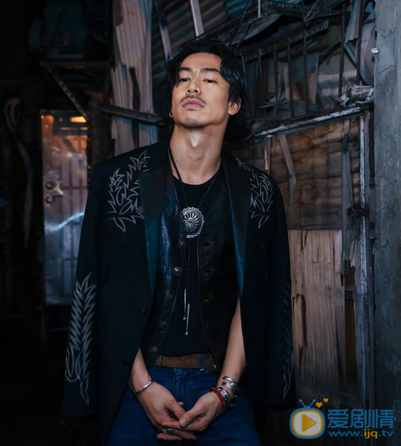 AKIRA個人資料簡介_AKIRA圖片寫真_生活照_家庭背景-明星庫劇情網